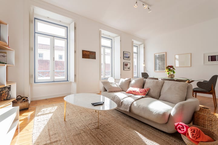 Charming Artist’s Flat In Lisbon’s Historic Heart - Lisbon