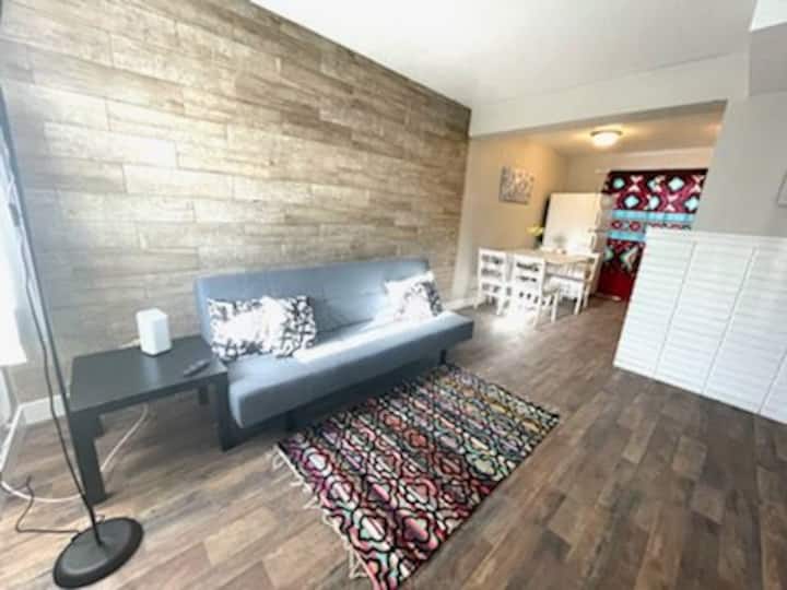 3- Downtown 1 Br 1 Bath Apartment With Parking - Las Vegas