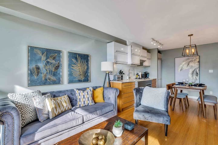 Industrial Style 2 Bedroom Huge Patio! - Vancouver
