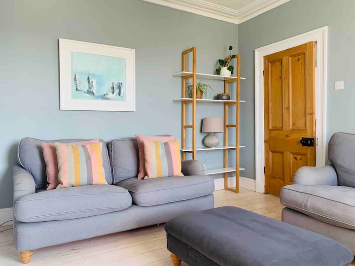 Views, Central Location & Private Garden - St Ives