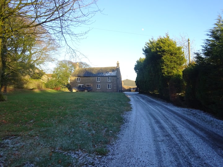Perfect For Xmas
 Farmhouse With Large Party Room - Macclesfield