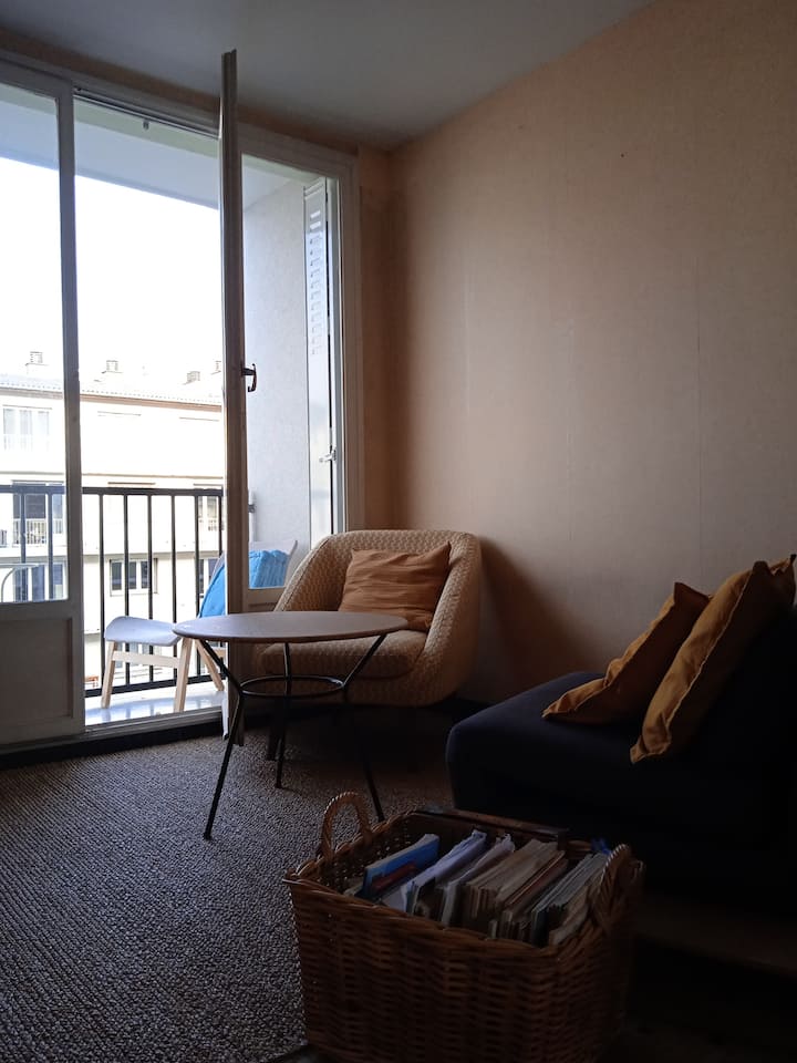Une Chambre De Bric(olage) Et De Broc(ante) - Grenoble