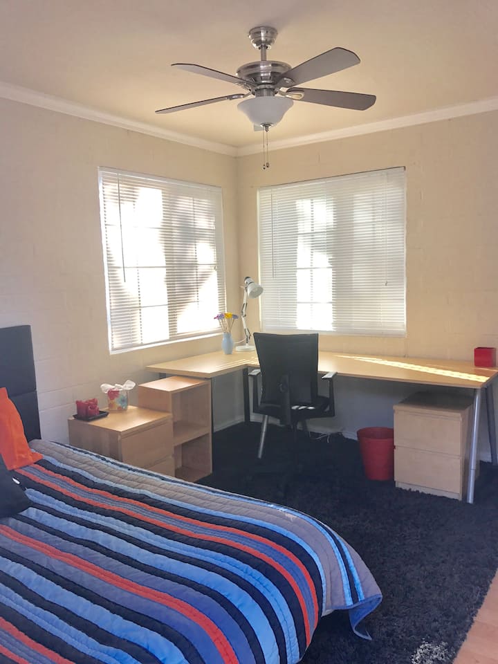 Pap1 - Snug & Cozy Studio Near Stanford-8min Walk - Palo Alto, CA