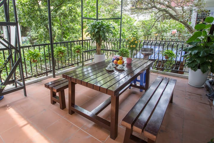 Lovely & Cozy House In The Middle Of "Army Street" - Vietnam