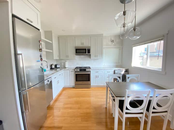 Perfect Remodelled Venice Beach Cottage With Spa - Marina del Rey, CA