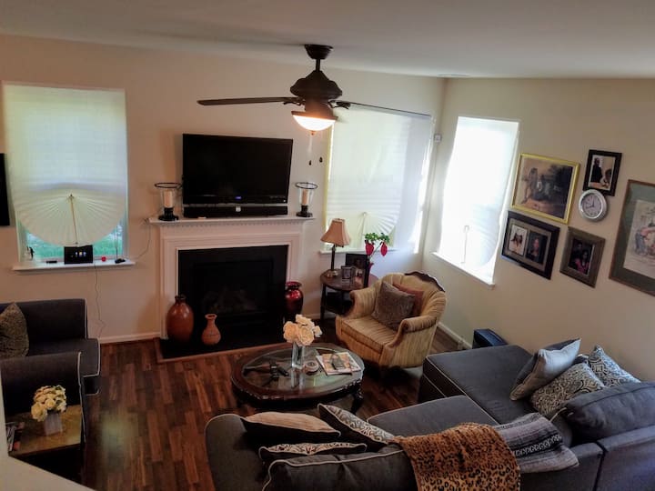 Quiet Condo-suffolk Home With A View - Suffolk, VA