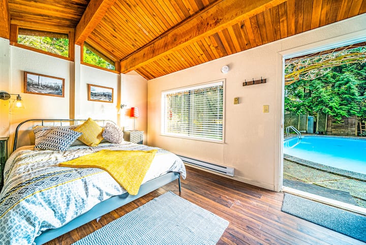 Cozy Lynn Valley Guest House - 