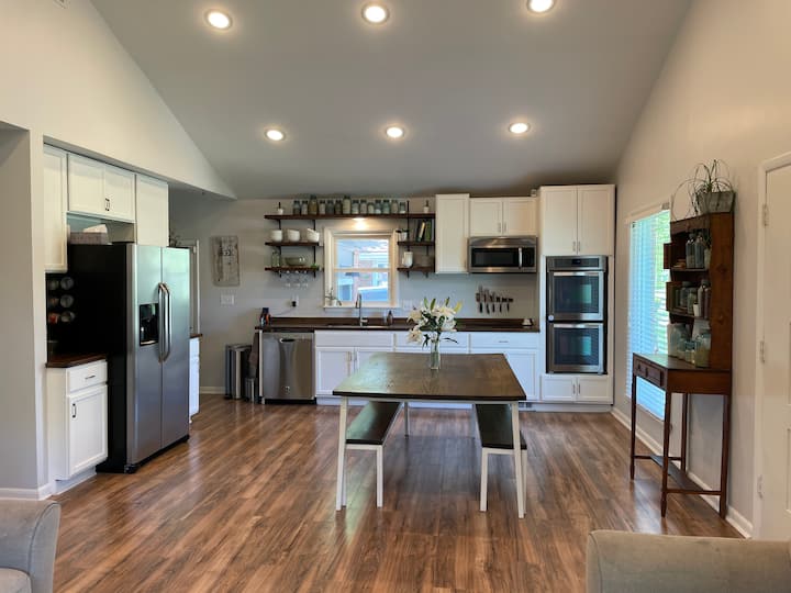 Getaway On Greenwich - Louisville, KY