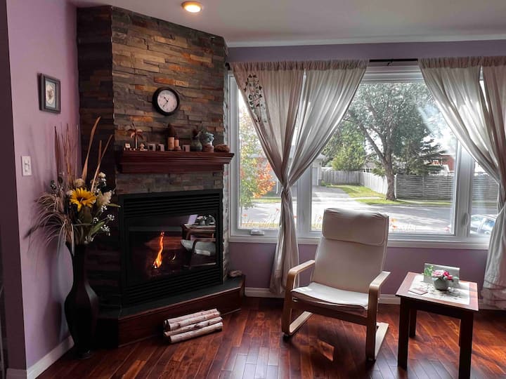 Main Level In Prestigious Area - Thunder Bay