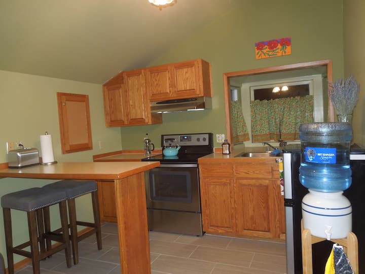 Quiet, Private Guest House - Medford, OR