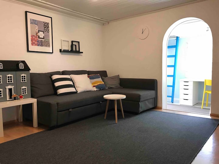 Tiny Cottage With Wonderful Toys And Fun - Aura