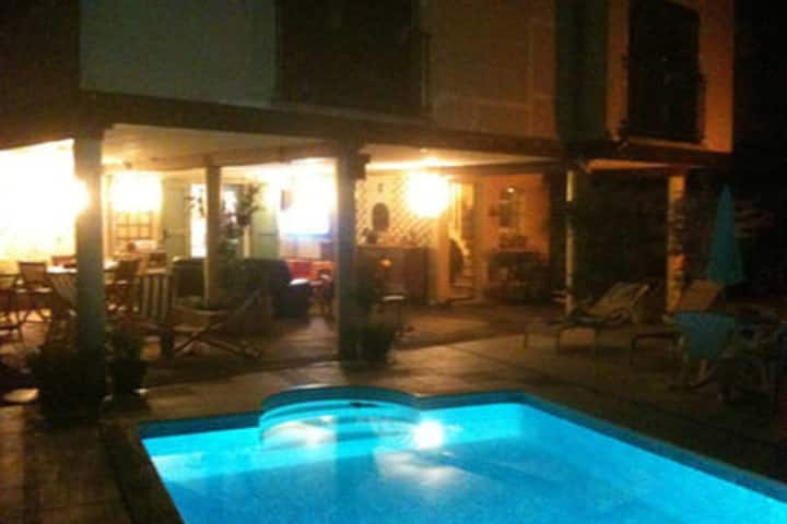 Rez De Chaussée De Maison Pour 1 à 4 Adultes - Millau