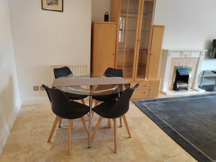 Two Bedroom Flat In Bayswater - London