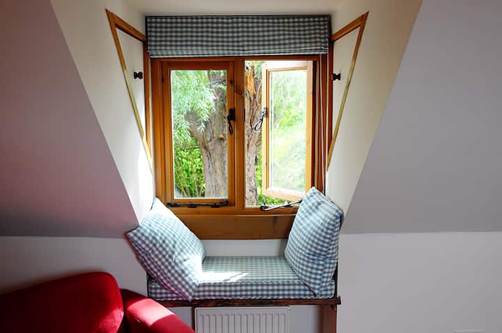 Timber Loft Studio Flat - Private And Cosy - Aylesbury