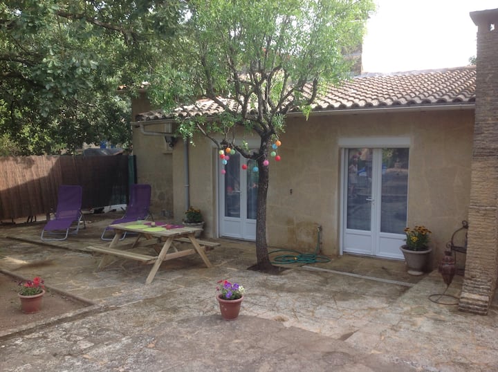Tranquillité, Calme Et Farniente - Remoulins