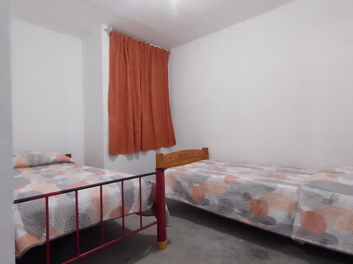 D. Cerca A Aeropuerto Y Av. Miguel Aleman, 7 Huesp - Monterrey