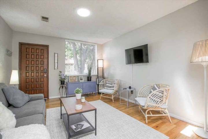 Quiet Cherry Creek North (Adults Only, No Smoking) - Denver, CO