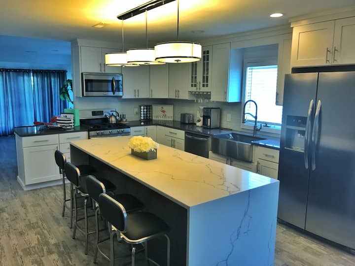 Diamond Beach Townhouse W/pool & Ocean Views - Wildwood Crest, NJ