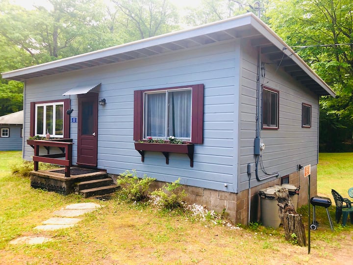 Bear Spot Cabin, Sandy Beach, Kayaks, Canoe, Docks - Manitowish Waters