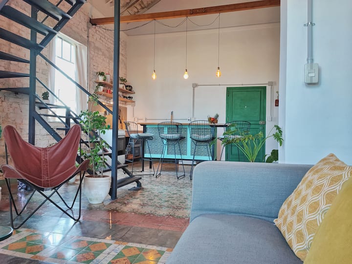 The Cozy Attic Industrial - Havana