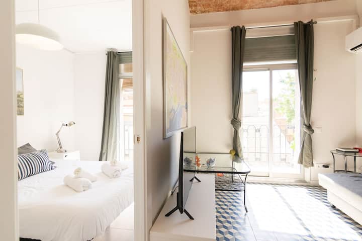Bright Reformed Flat Next To Camp Nou & Fira - L'Hospitalet de Llobregat