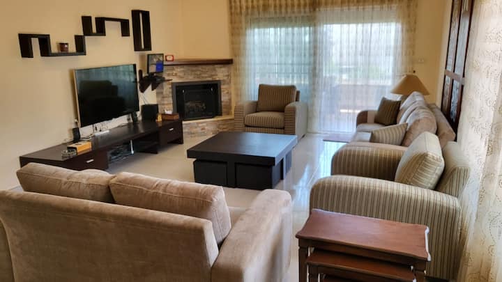 Peaceful, Spacious Family Apt - Amman