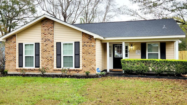 5 Star Home Mobile Airport - Big Creek Lake, AL