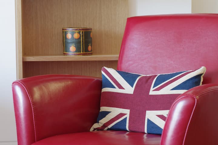 Lift & Balcony | 3 Tube Lines | St Paul's Nearby - City of London