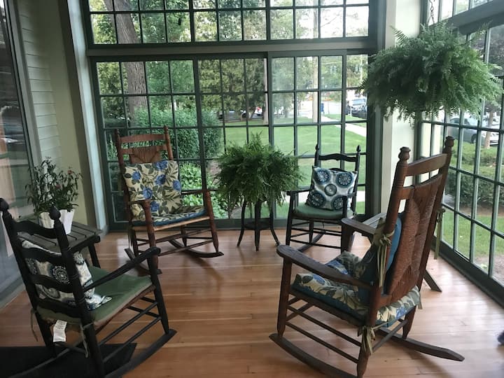 Lovely Condo In Historic Eastside Home - Saratoga Springs