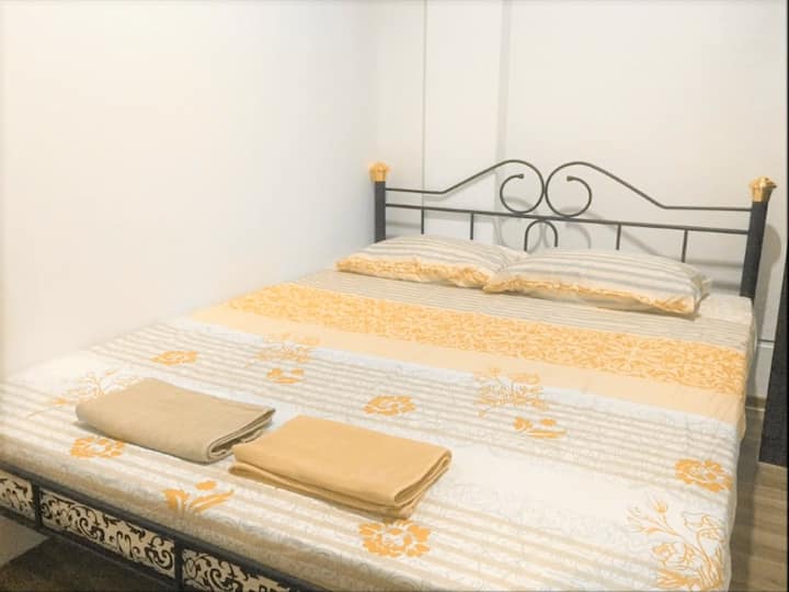 Prewar Doublebed Rma* > Lavender Mrt - Singapore