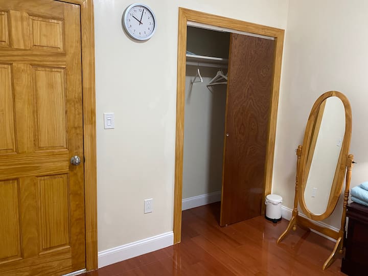 5 Minute Drive From La Gaurdia Airport, 2 Bedrooms - Queens, NY