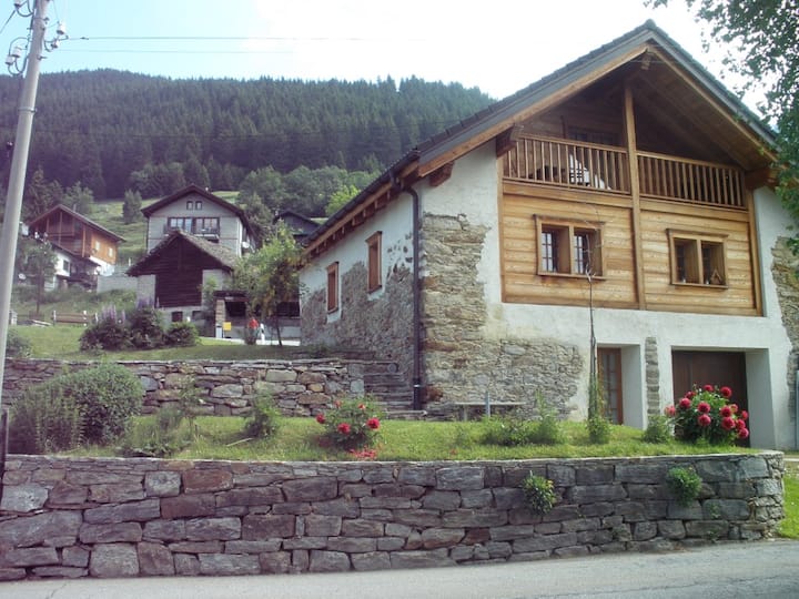 Chalet Charm è Unico Nel Suo Genere Nella Valle. - Campello