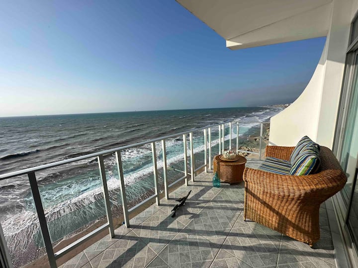 Oceanfront 2-br Spectacular Sunsets - Crucita
