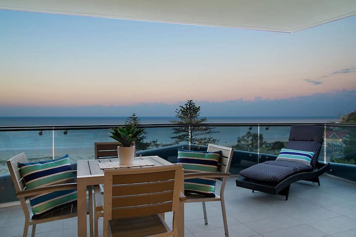 Iconic Apartments 704- Beachfront With Ocean Views - Coolangatta