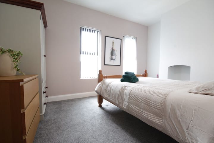 House In The Gaeltacht Quarter - Belfast