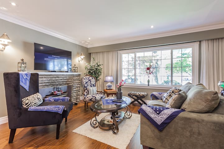 Newly Cozy Beauty House Huge Backyard-oasis In Gta - Toronto, ON