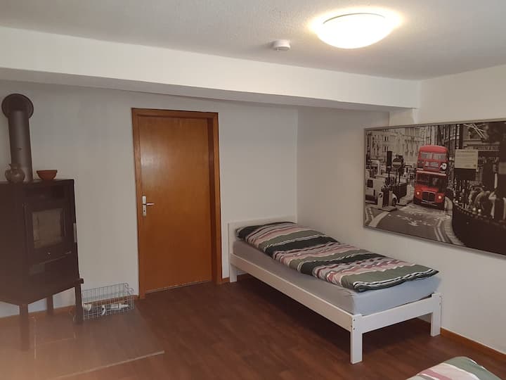 Zimmermonteur Zum Vermieten.  Ab 25€ Pro Bett - Stadtallendorf