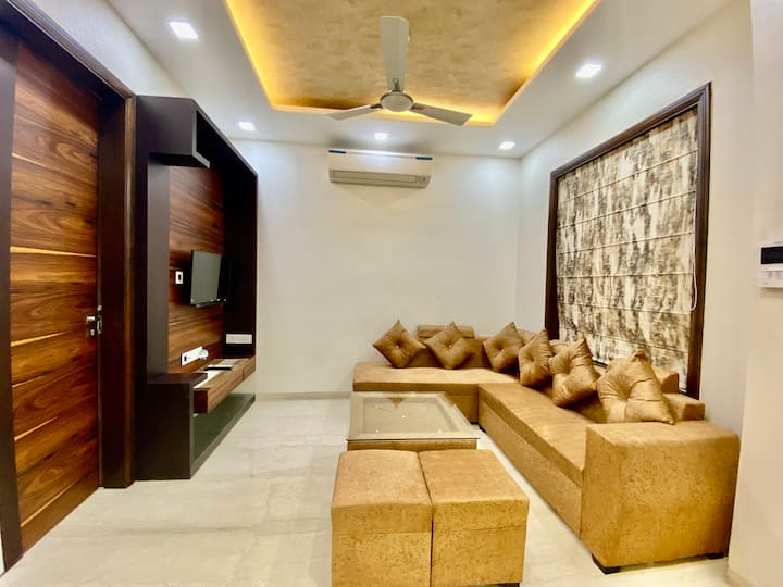 Apnalaya-entire Luxurious Apartment In South Delhi - New Delhi