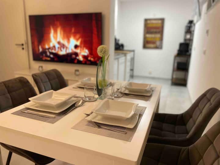 Business Suite 04 Mit Netflix Premium & Parkplatz - Bad Friedrichshall