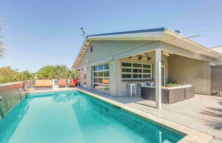Sullivan’s Island 2nd Row 4br/4.5ba With Pool! - Mount Pleasant, SC