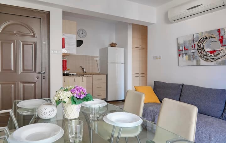 Cozy Family Apartment For Your Joyful Holiday - Дериния