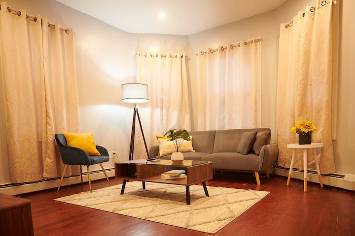 Cozy Apartment 2nd Close To Downtown | City View - Providence, RI