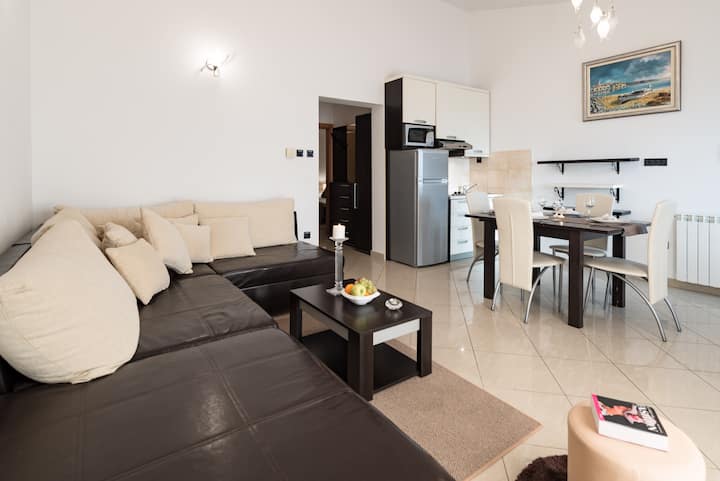 App 1 (4+1) In Villa Miljak - Podstrana