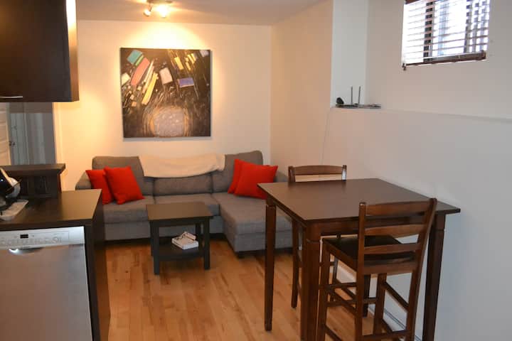 Prés De Centre-ville/très Confortable - 2 Chambres - Montréal, QC