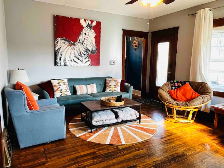 The Boho House-pet Friendly, Bar, Office/yoga Area - Lansing, MI