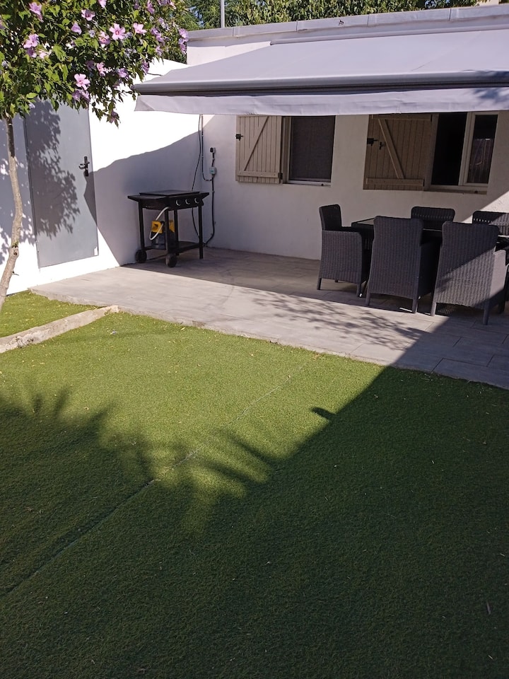 Maisonnette Jardin Terrasse Wifi Proche Commodité - Sanary-sur-Mer