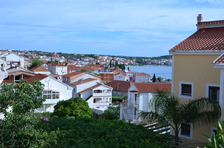 Lady Iva Apartments In Okrug Gornji - Trogir