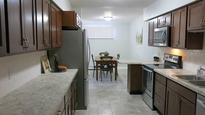 1700 Sf, 3 Bedroom, 2 Full Baths, 4 Miles To Msu - 랜싱