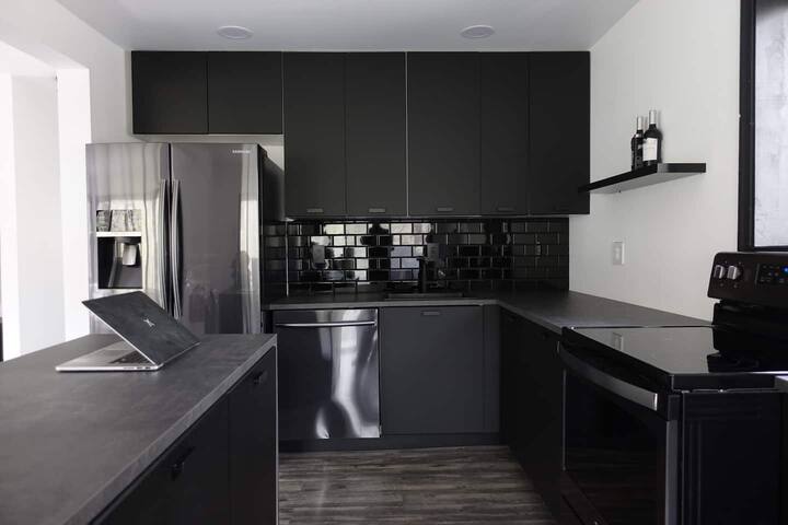 BLVCK Cabin I w/ wood Hot Tub near Bushkill Falls - Chalets for Rent in ...