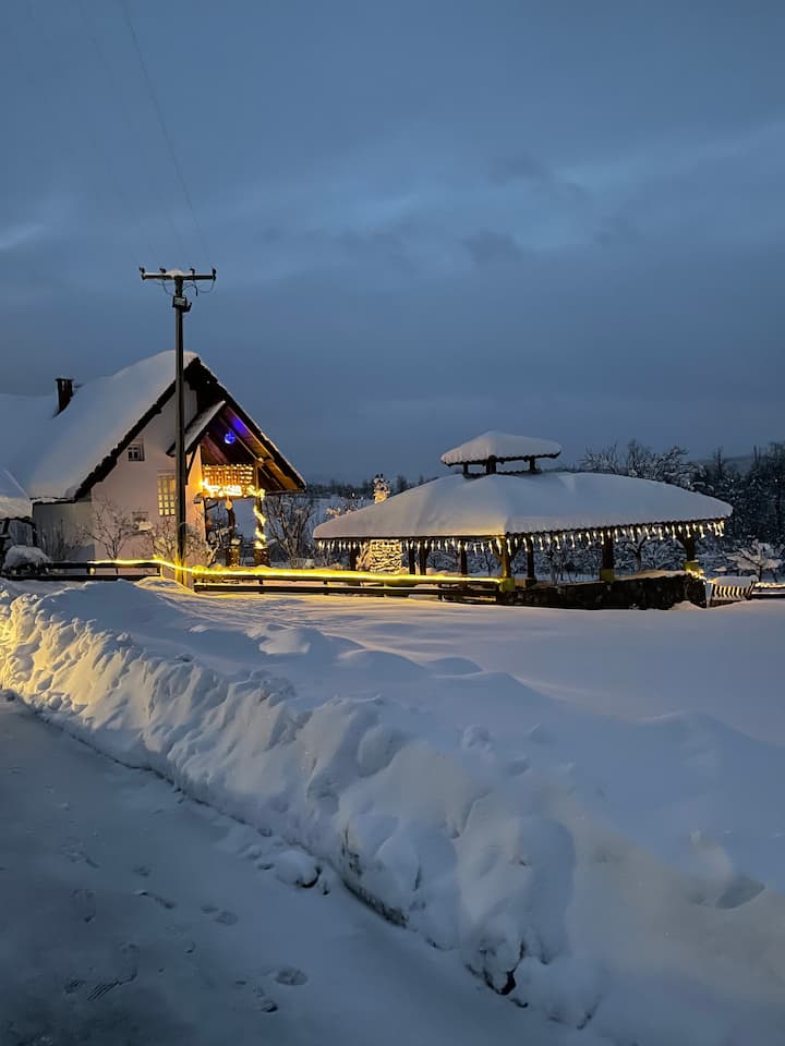 Villa Mira- Mačkat - Serbia